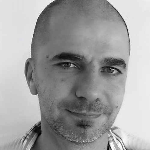 Momoko - Biografía corta sobre Alex Landragin